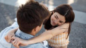 Mengenal Istilah 'Bucin' Versi Laura Anna